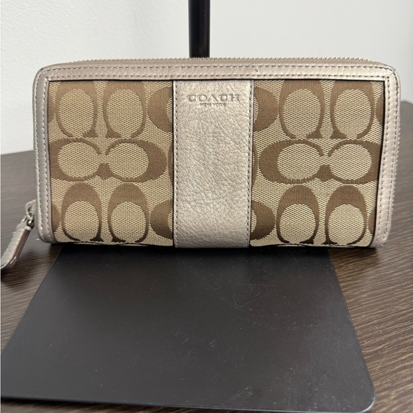 Coach | Bags | Coach Signature Beige And Brown Zip Wallet | Poshmark